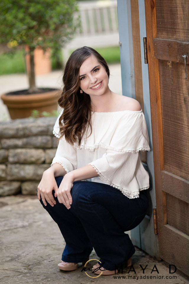 Madison | Senior Portrait - Maya D Senior Photography Columbus OH